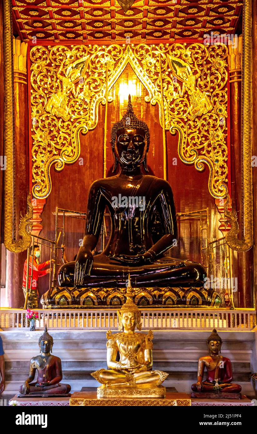 Golden stupa of wat phantao hi-res stock photography and images - Alamy