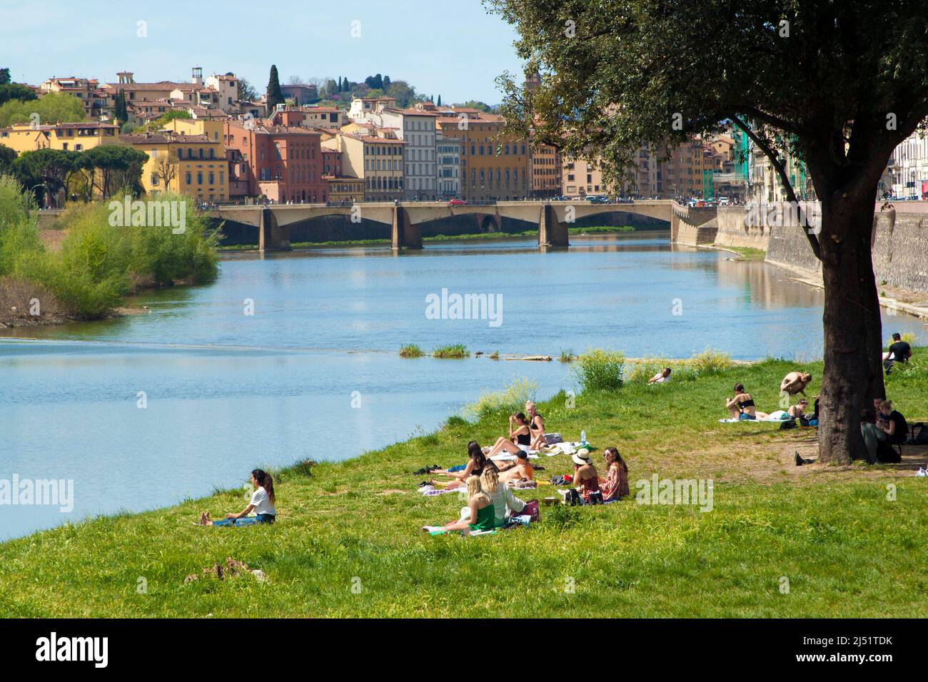 Italy, Tuscany, Florence city. People on the Arno river Stock Photo - Alamy