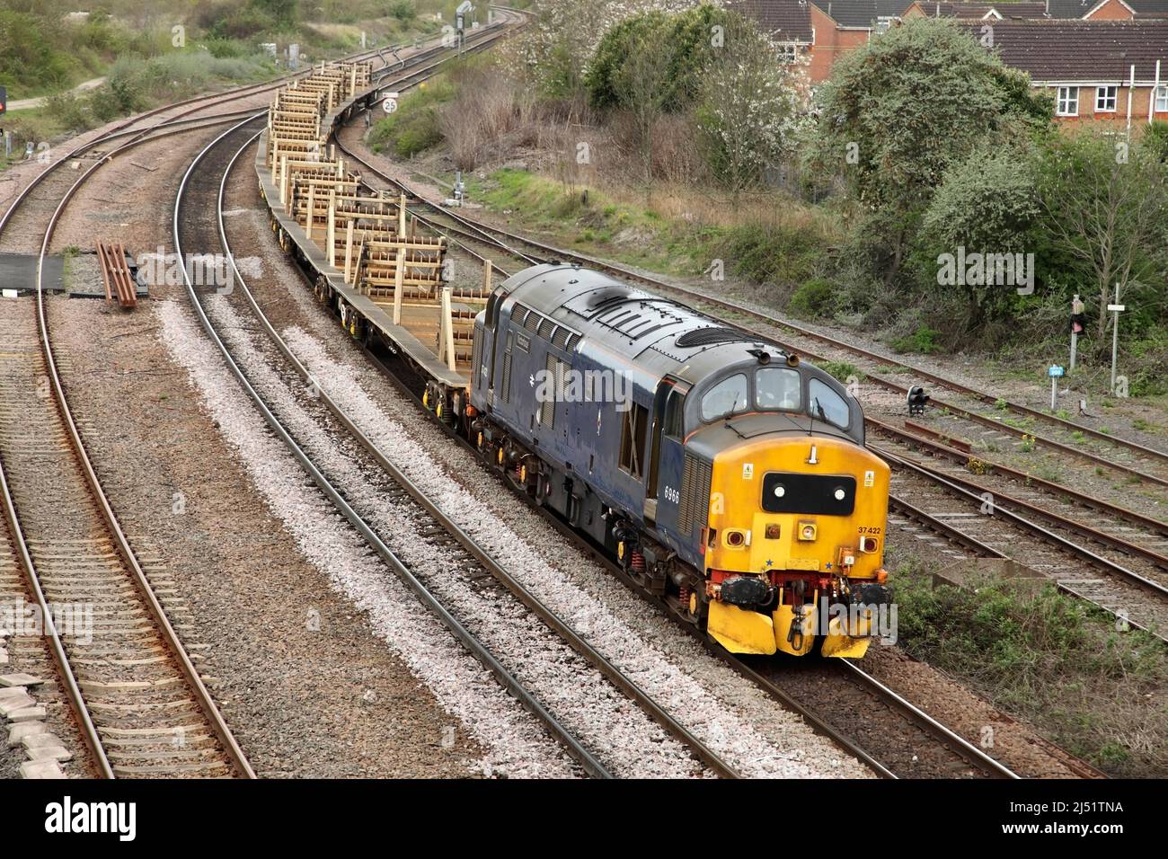 Direct Rail Services Class 37 loco 37422 hauls the 0945 York Thrall to ...