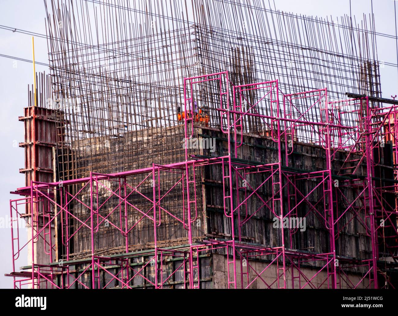 Pink scaffolding hi-res stock photography and images - Alamy