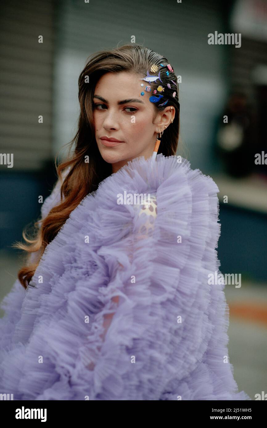 Street style, Clara Berry arriving at Coperni Fall-Winter 2022-2023 ...