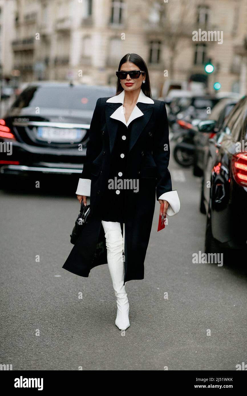 Street style, Victoria Barbara arriving at Roger Vivier Fall-Winter ...