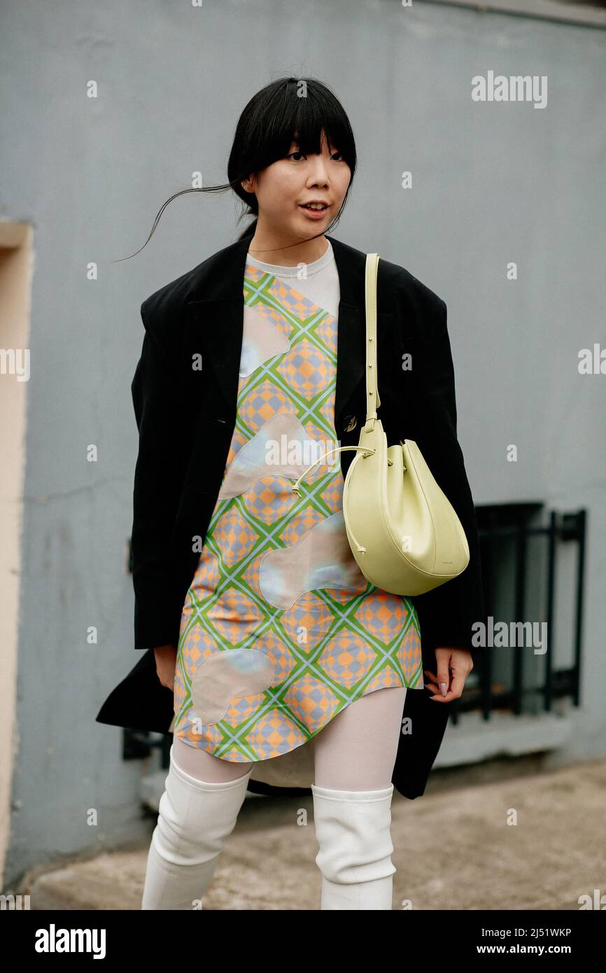 Street style, Susie Lau arriving at Coperni Fall-Winter 2022-2023 show ...