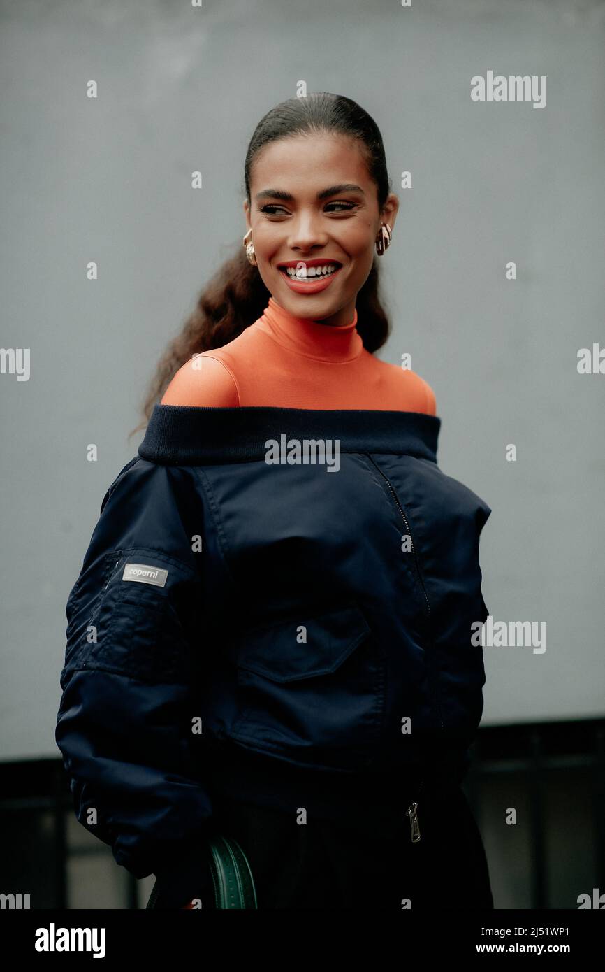 Street style, Tina Kunakey arriving at Coperni Fall-Winter 2022-2023 ...