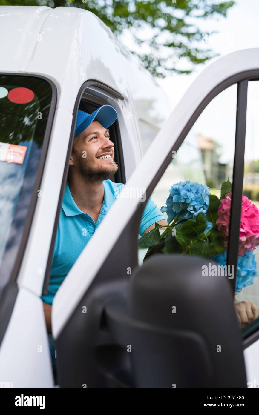 Florist flowers delivery van hi-res stock photography and images - Alamy