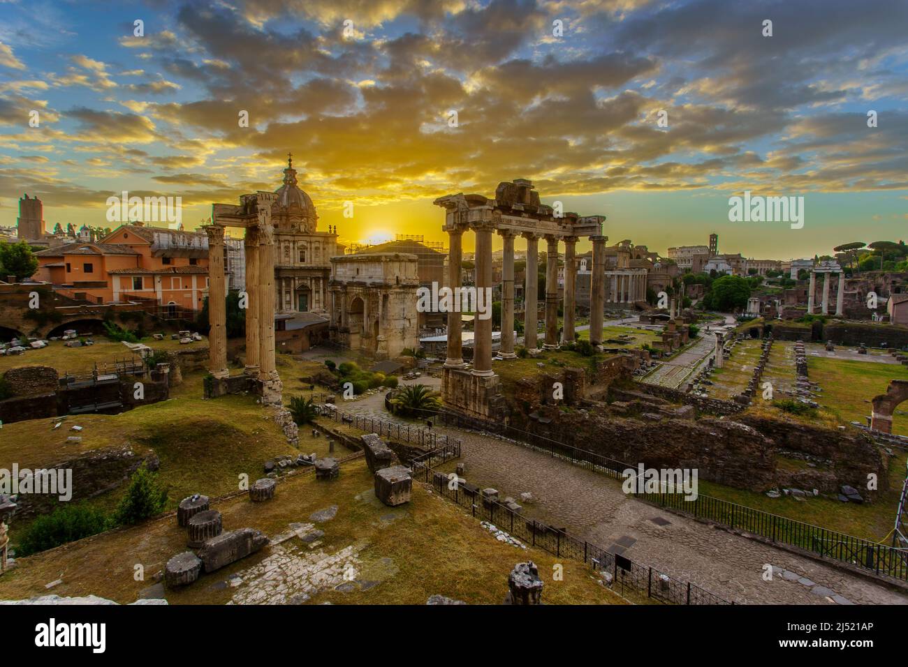 Roman Forum in the early morning Stock Photo - Alamy