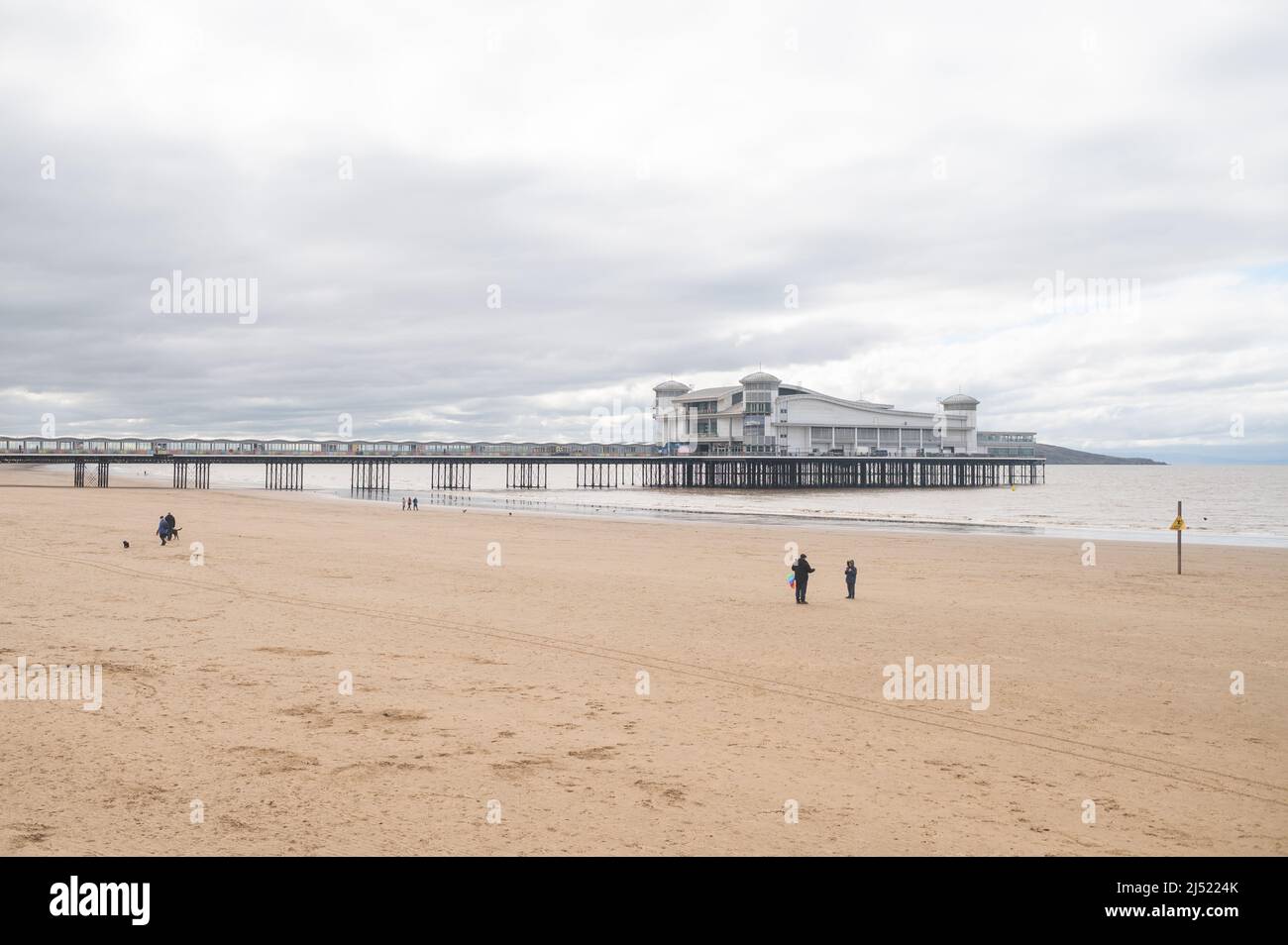western super mare pier on cloudy day Stock Photo - Alamy