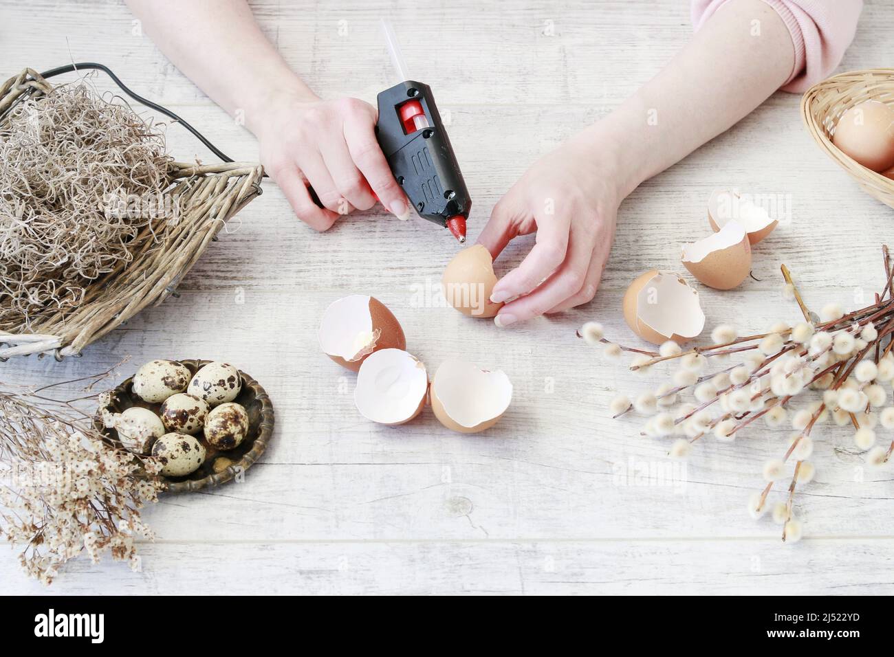 How to make Easter table decoration with egg shells, spanish moss and ...