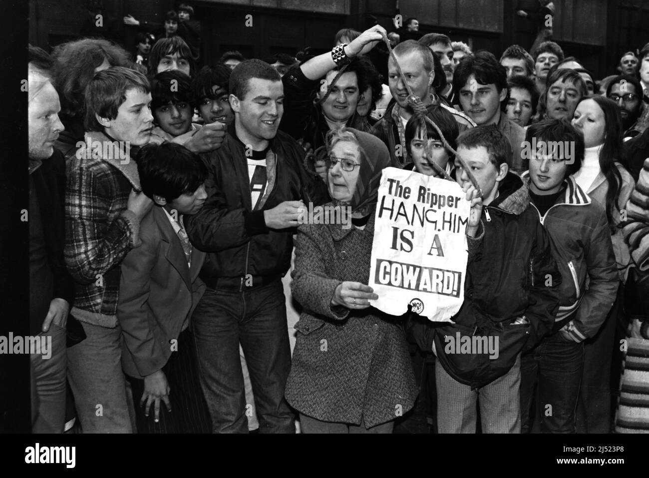 Ripper crowd hi-res stock photography and images - Alamy