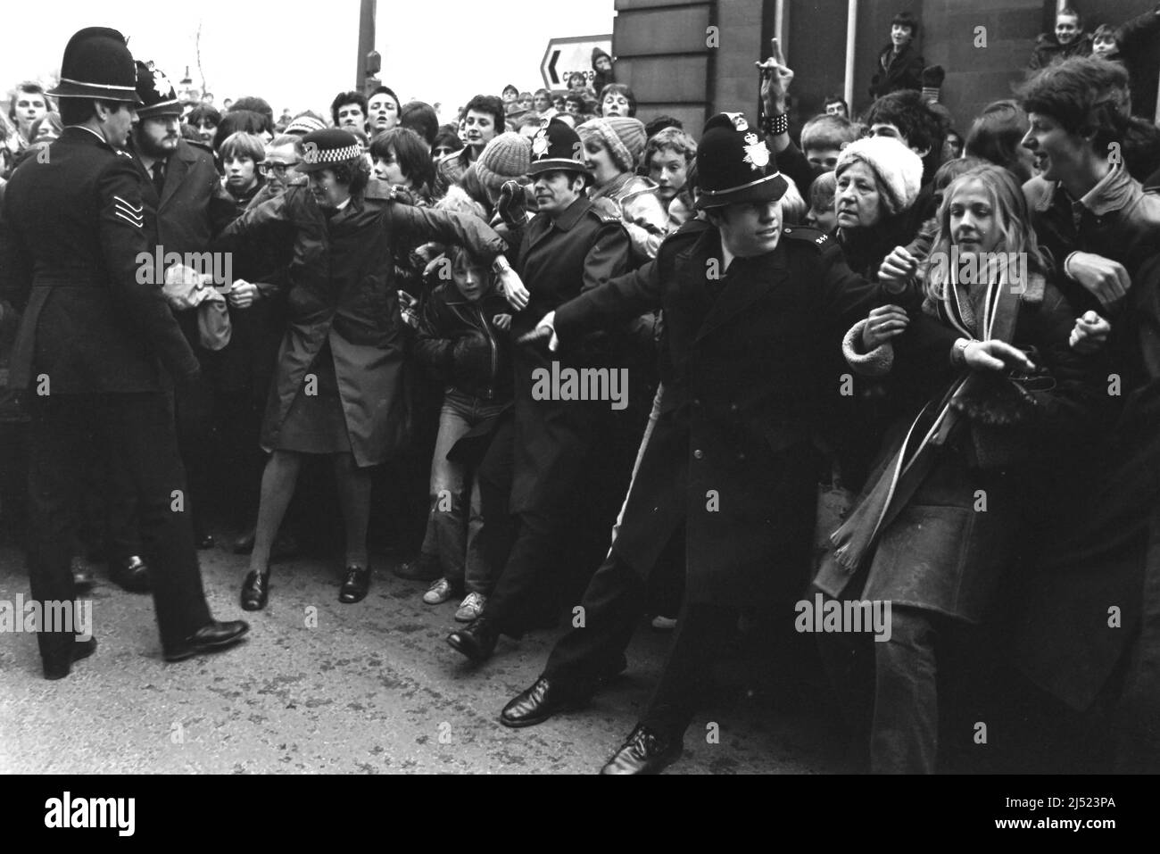 Yorkshire ripper in dewsbury court hi-res stock photography and images ...