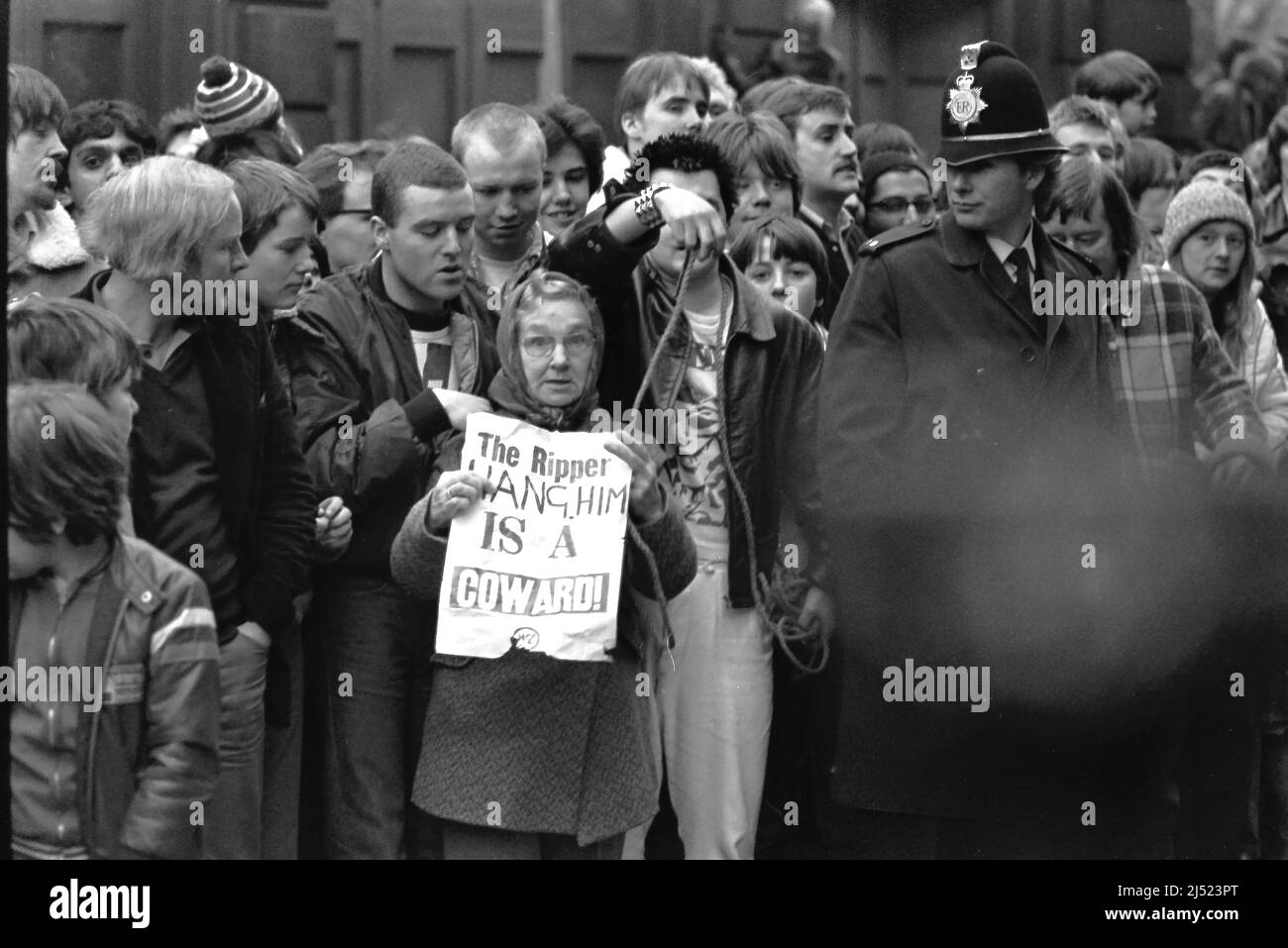 Yorkshire ripper in dewsbury court hi-res stock photography and images ...