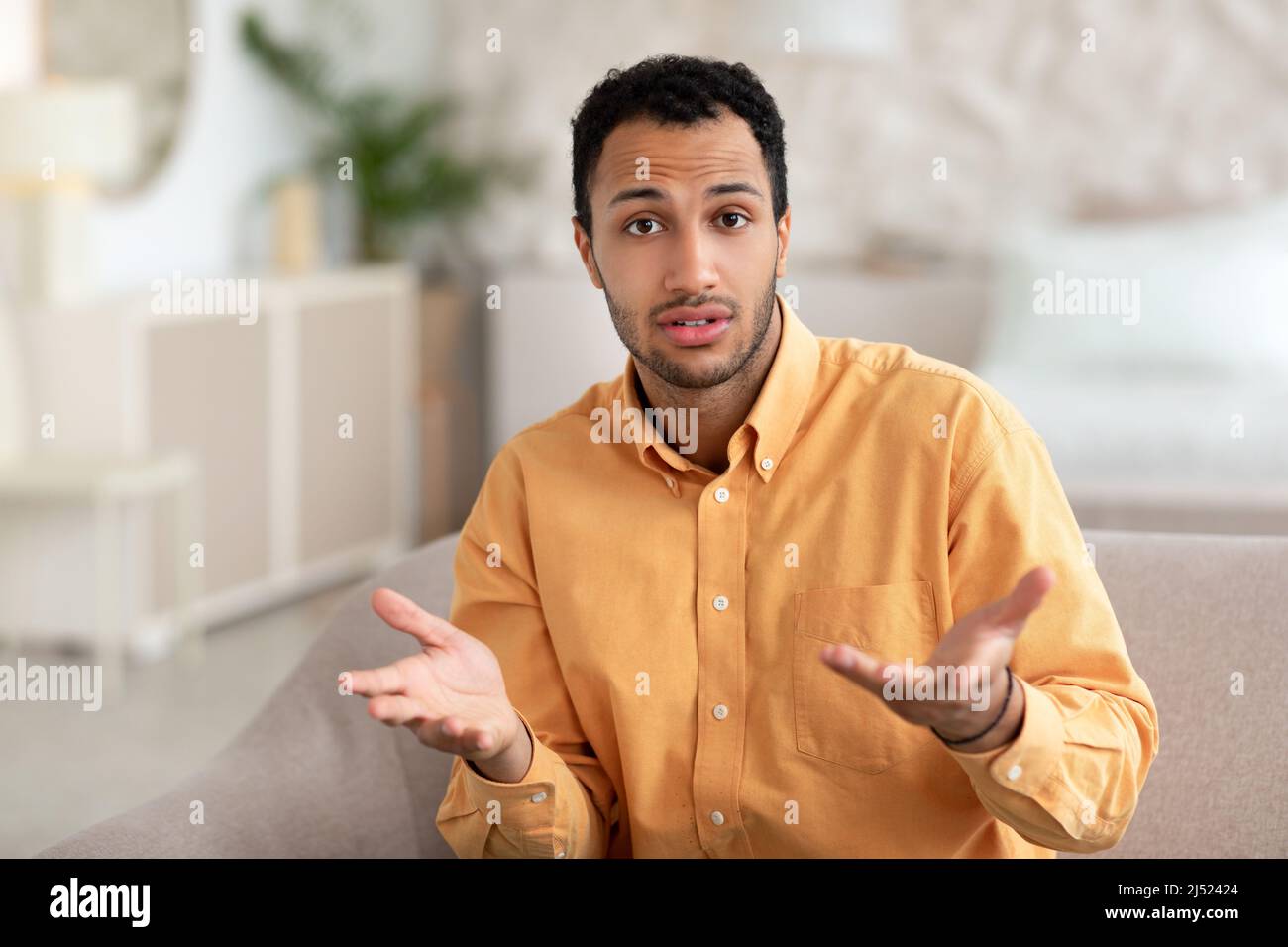 Video conference meeting indian hi-res stock photography and images - Alamy