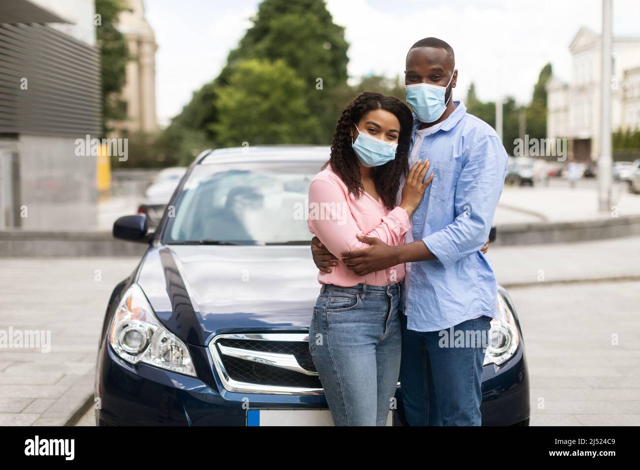 Hug hugging car hi-res stock photography and images - Alamy
