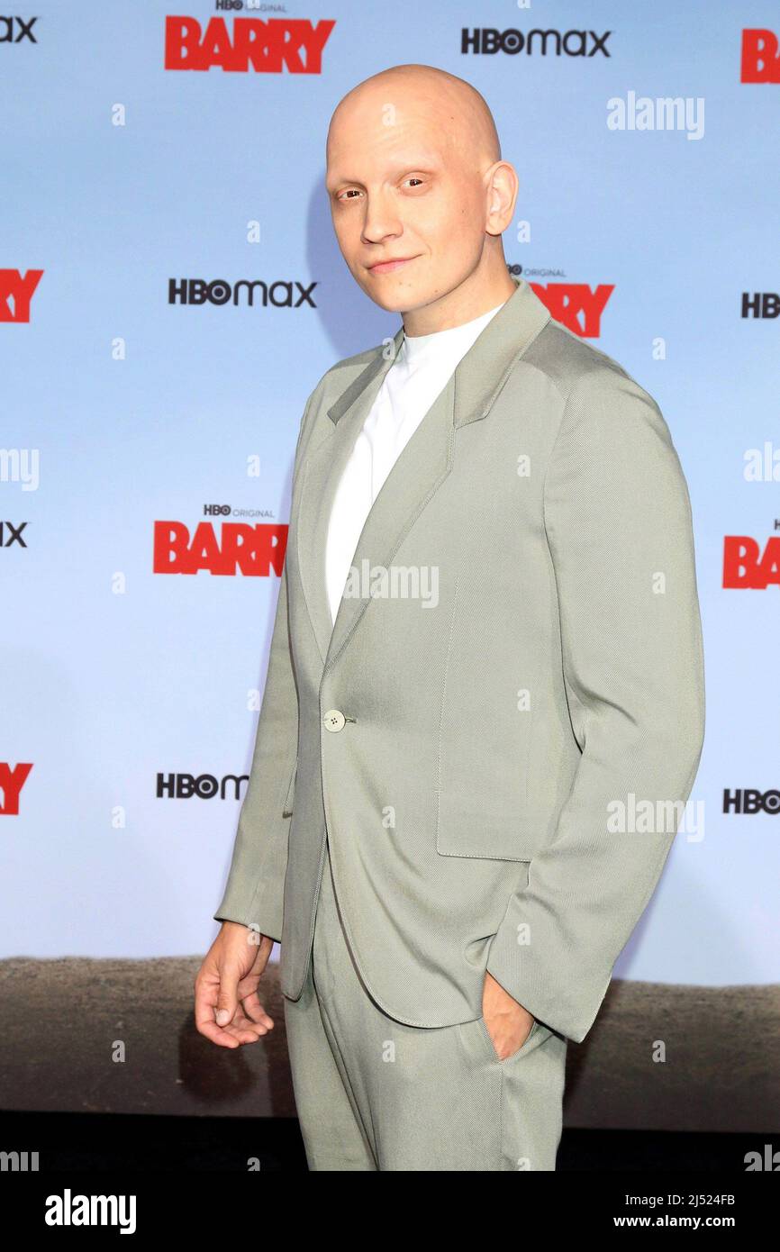 Los Angeles, CA. 18th Apr, 2022. Anthony Carrigan at arrivals for BARRY ...