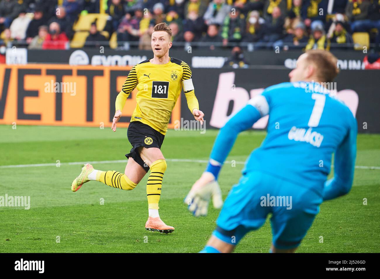 Marco reus captain hi-res stock photography and images - Alamy