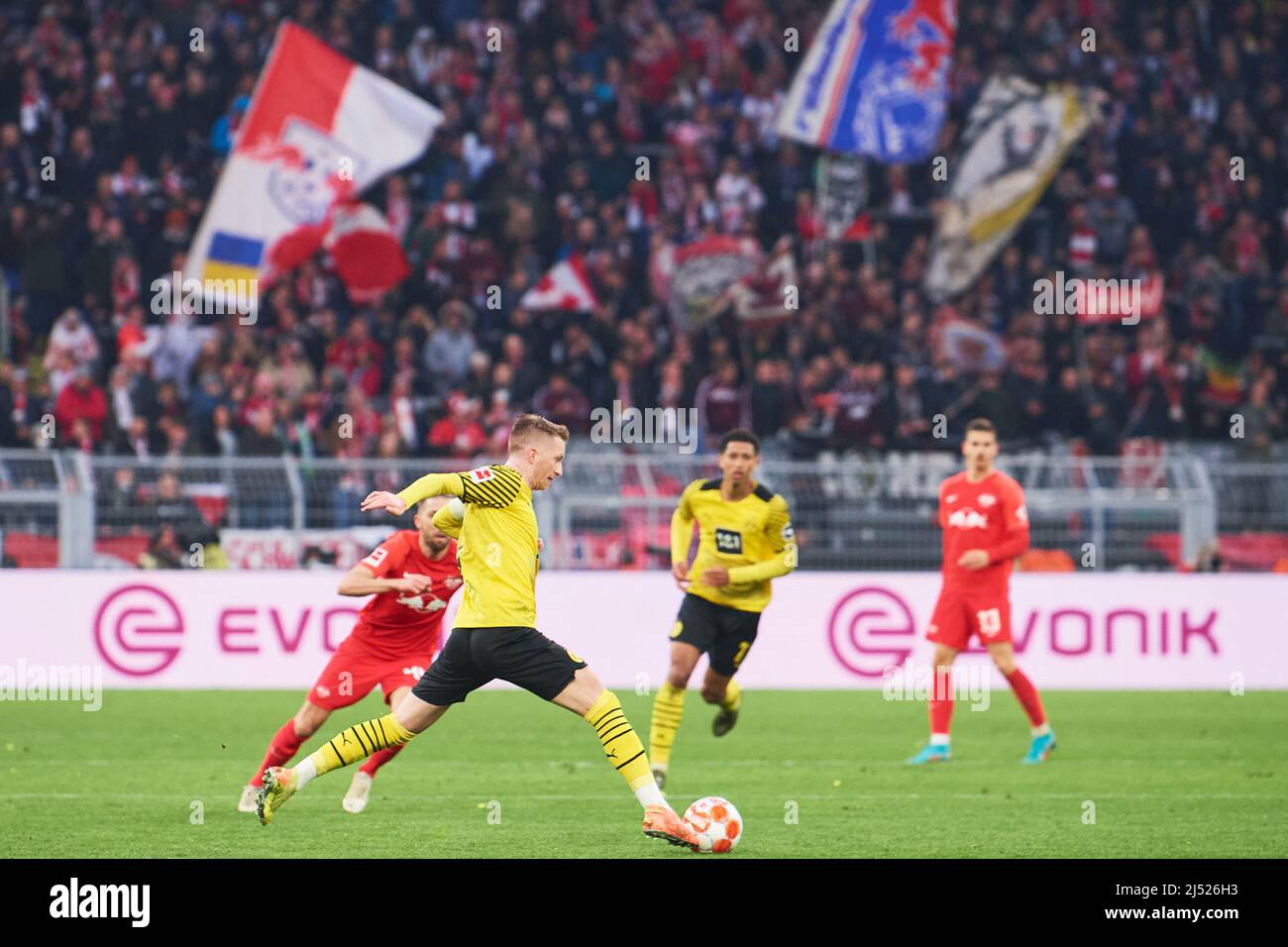 Marco reus captain hi-res stock photography and images - Alamy