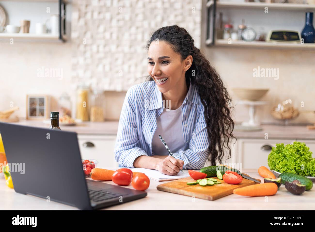 Empty writer hi-res stock photography and images - Alamy