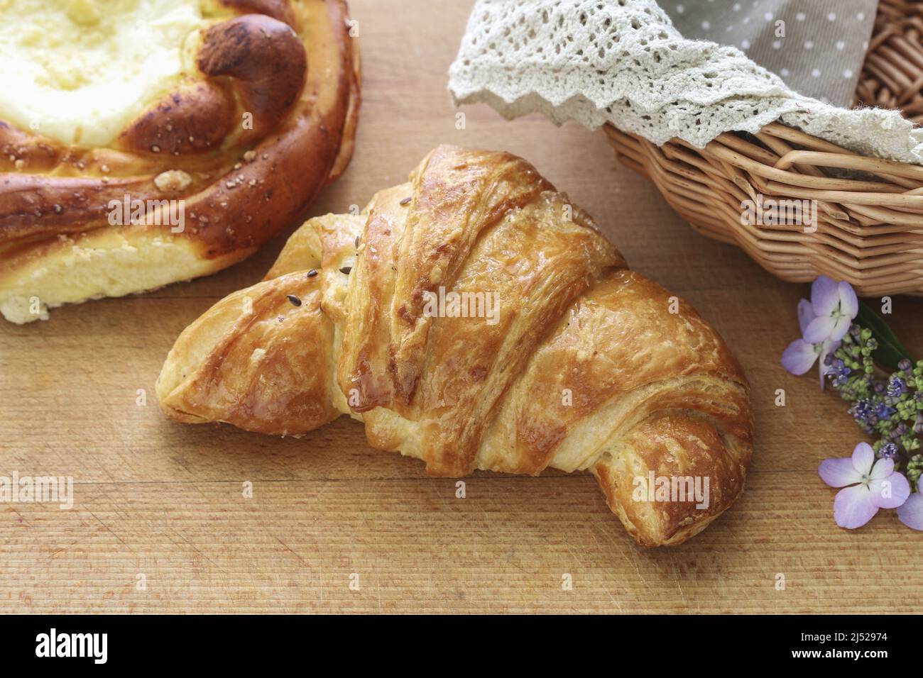 Polka dots table cloth hi-res stock photography and images - Alamy
