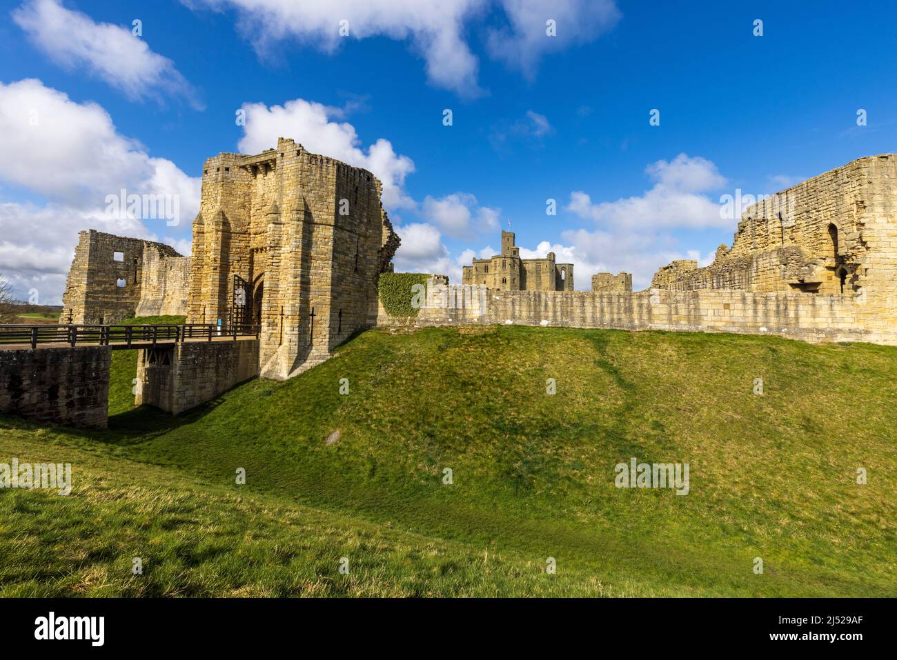 Entrance gate ruined medieval castle hi-res stock photography and ...