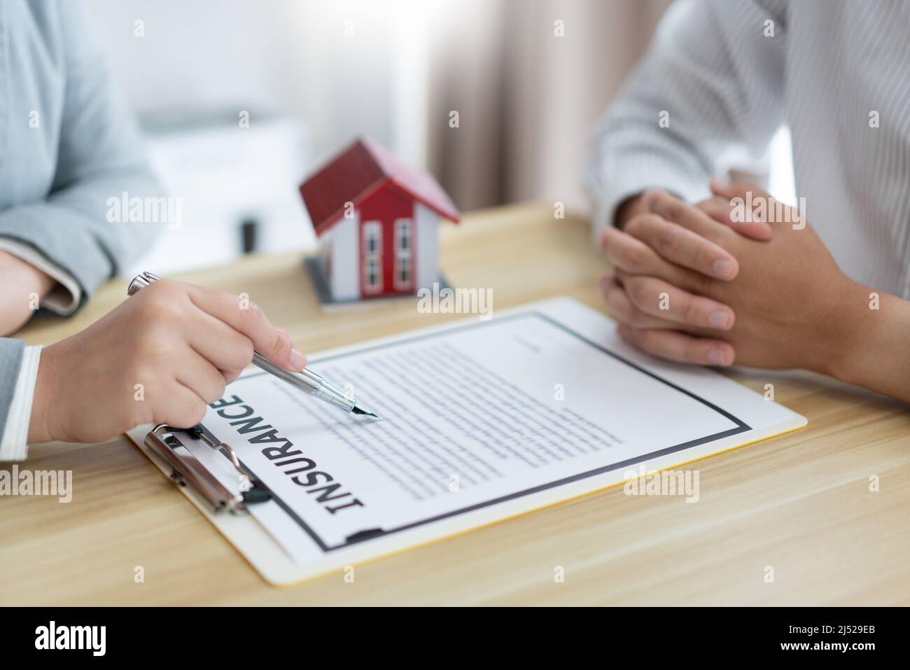 Reading house rent agreement hi-res stock photography and images - Alamy