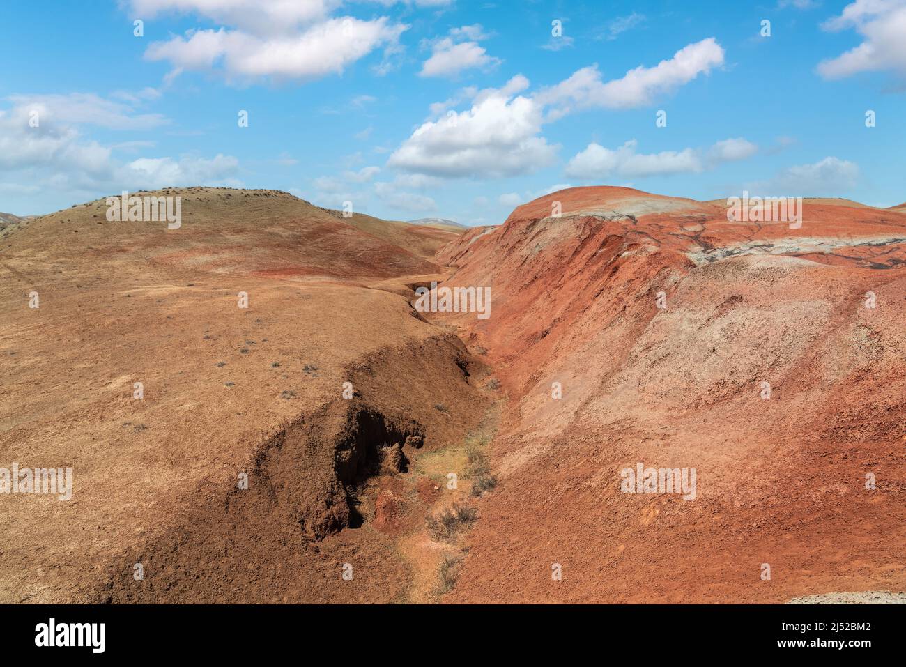 Red sand mountains in the desert area of Azerbaijan Stock Photo - Alamy