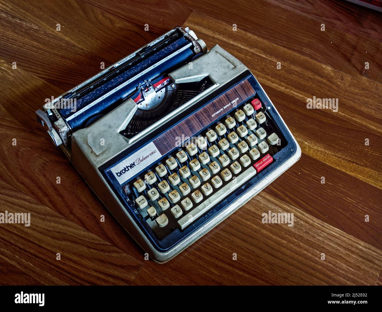 04 09 2022 Top View of Old Vintage Typewriter on wooden Flore Pune ...