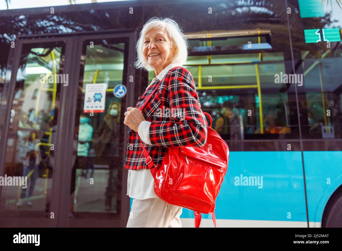 Elegant senior lady alone hi-res stock photography and images - Alamy