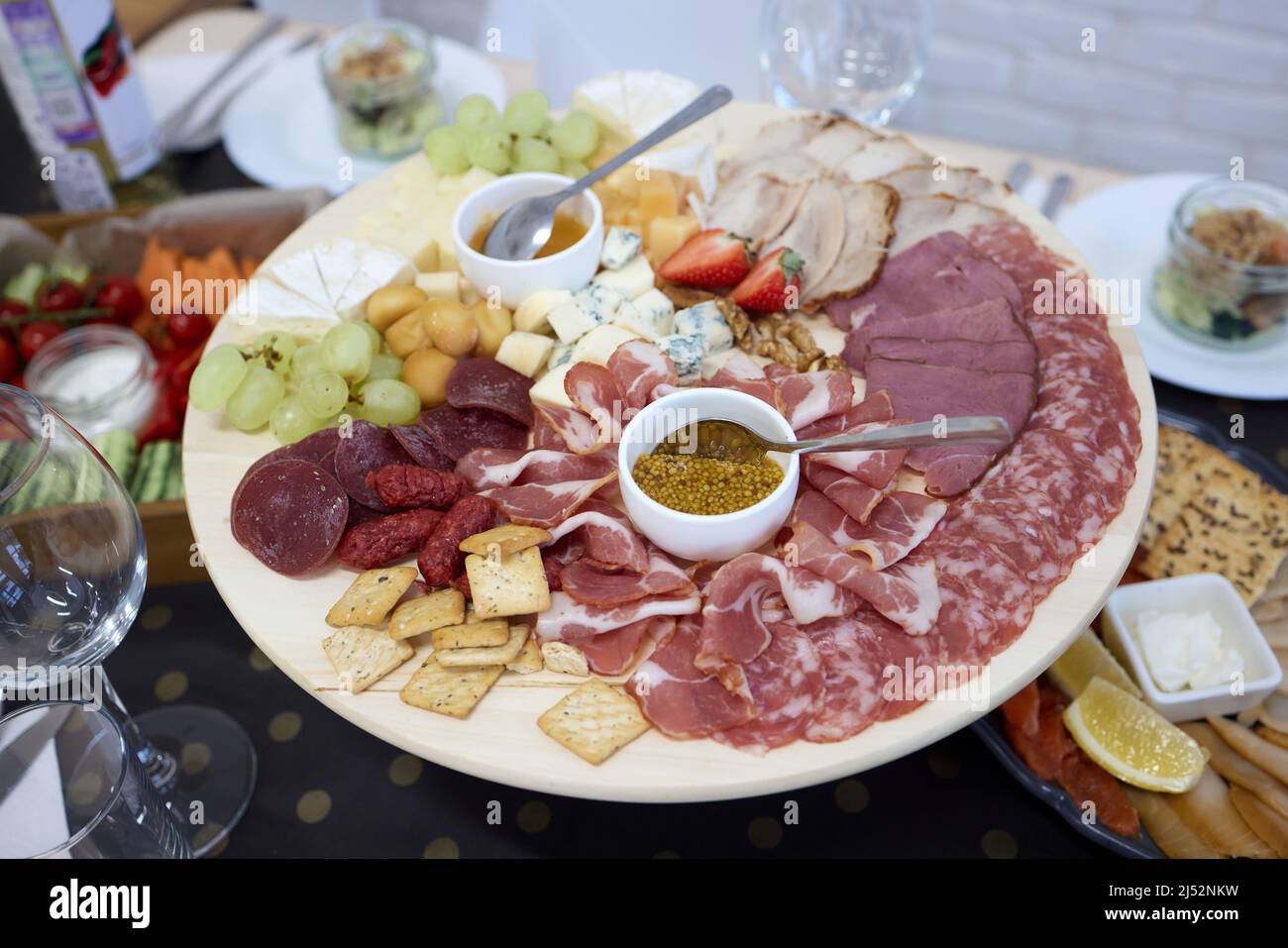 Snack cheese delicacies: parmesan, dorblu, camembert, cheddar, cheese ...