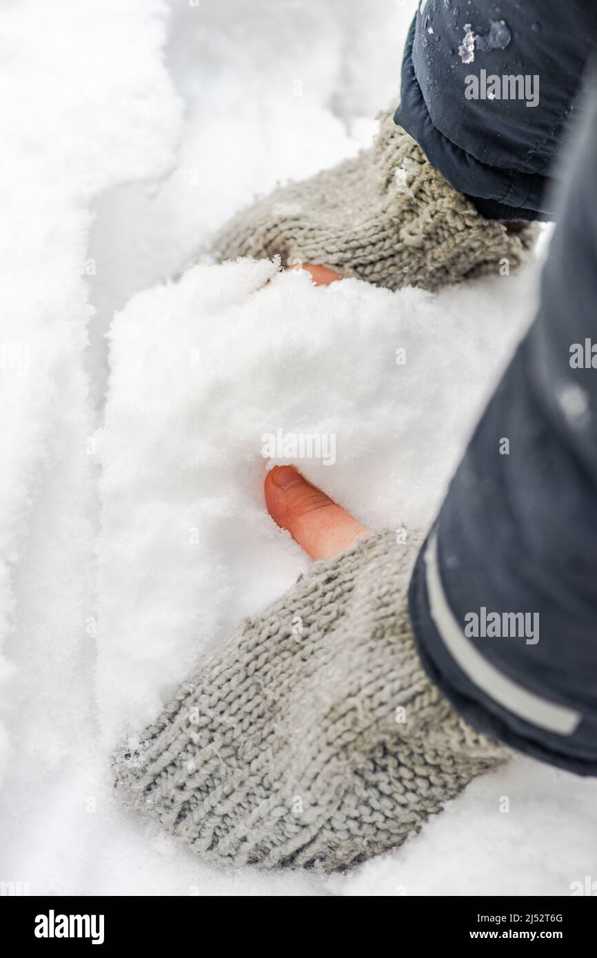 Real snowballs hi-res stock photography and images - Alamy