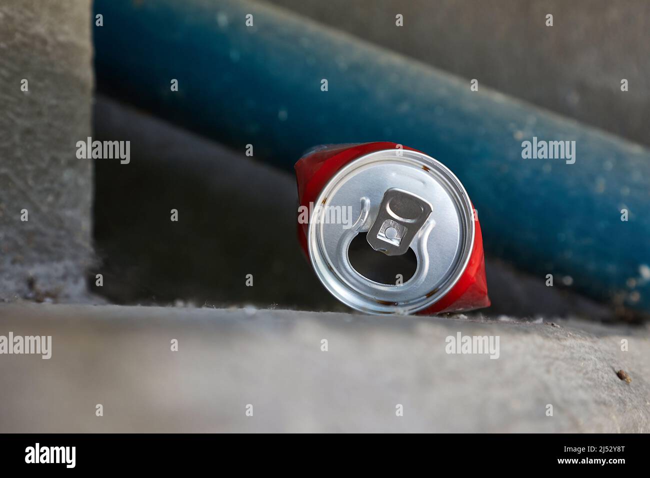 Beer can ground hi-res stock photography and images - Alamy