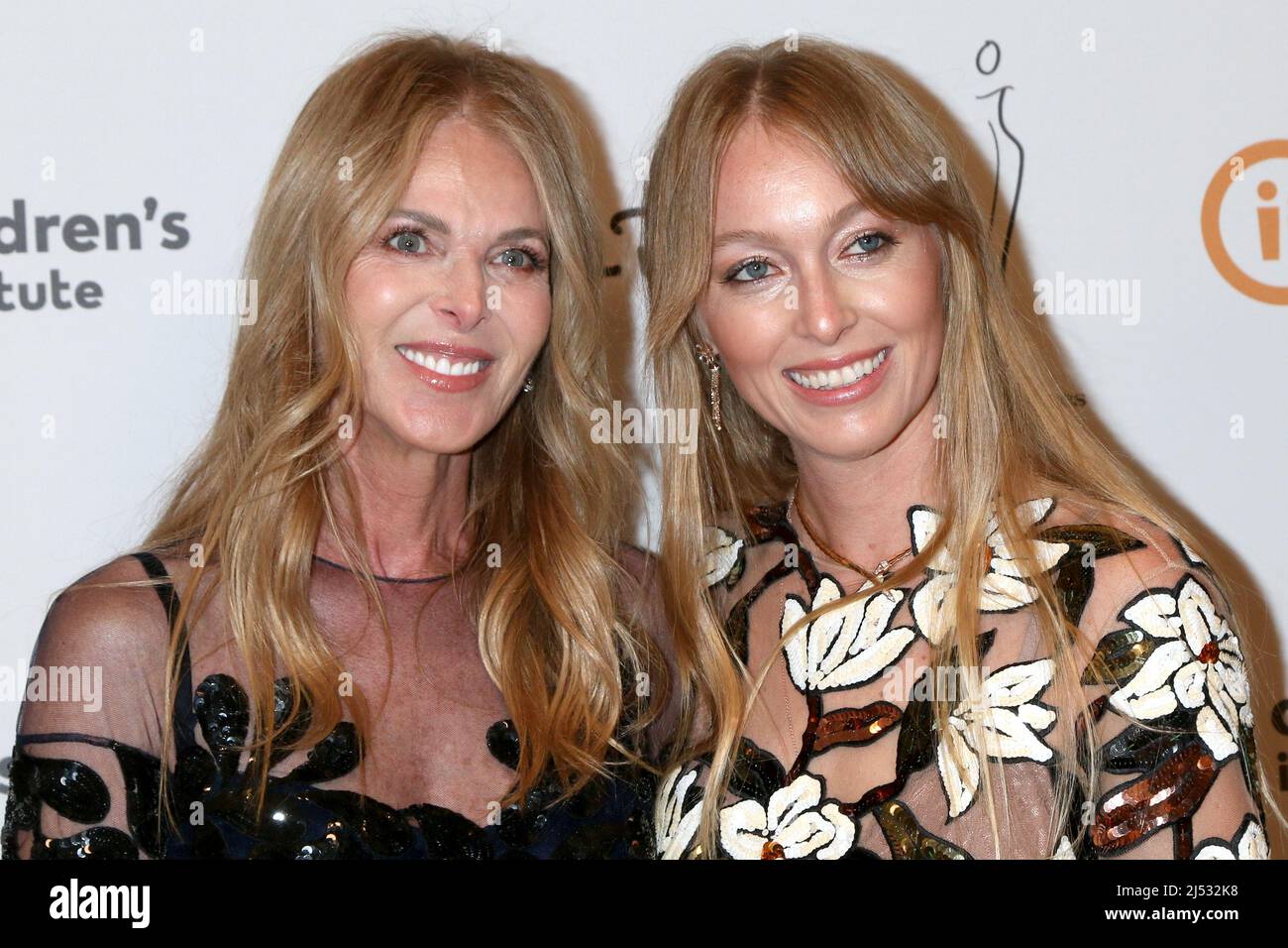 LOS ANGELES - APR 19: Catherine Oxenberg, India Oxenberg at the 32nd ...