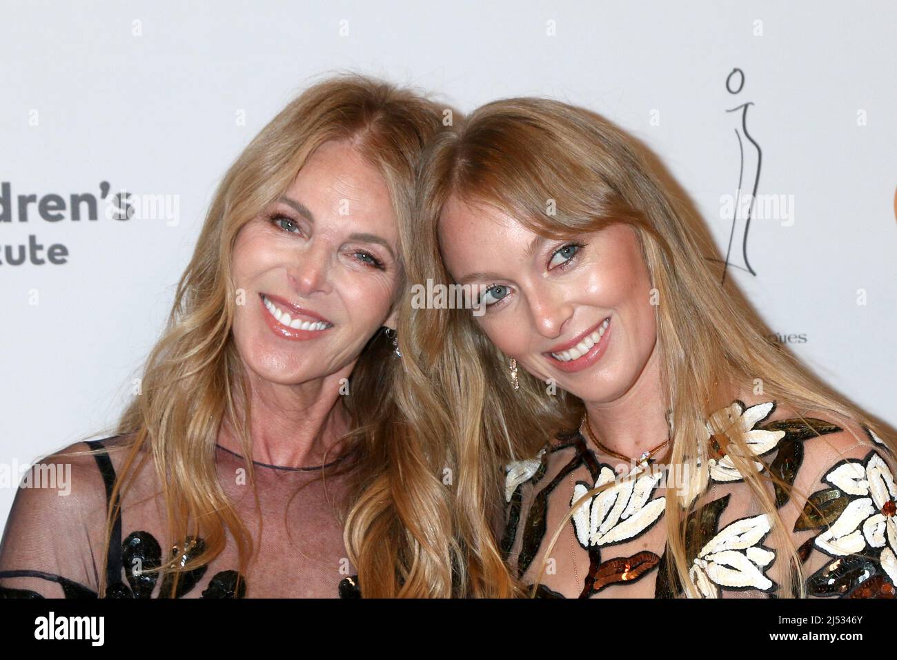 April 19, 2022, Beverly Hills, CA, USA: LOS ANGELES - APR 19: Catherine ...