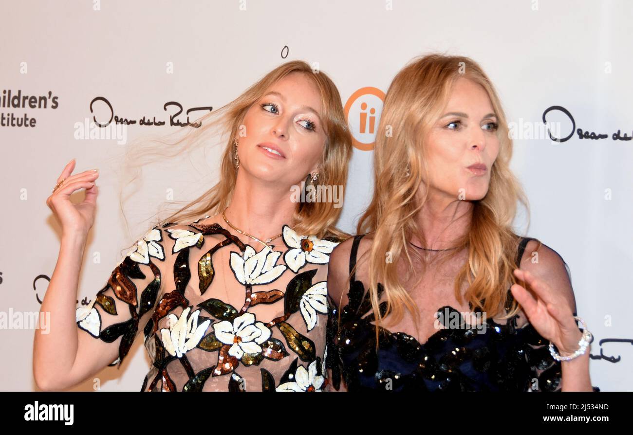 Beverly Hills, California, USA 19th April 2022 Actress Catherine ...