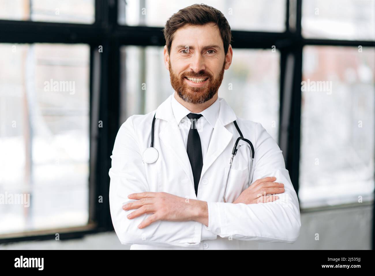 Doctor employee hi-res stock photography and images - Alamy