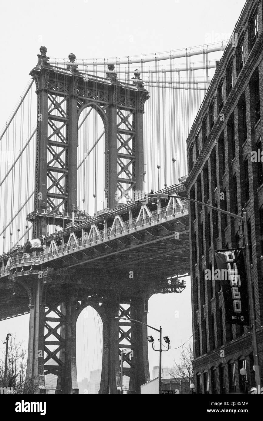 Dumbo area, Brooklyn, NY. Manhattan Bridge Stock Photo - Alamy
