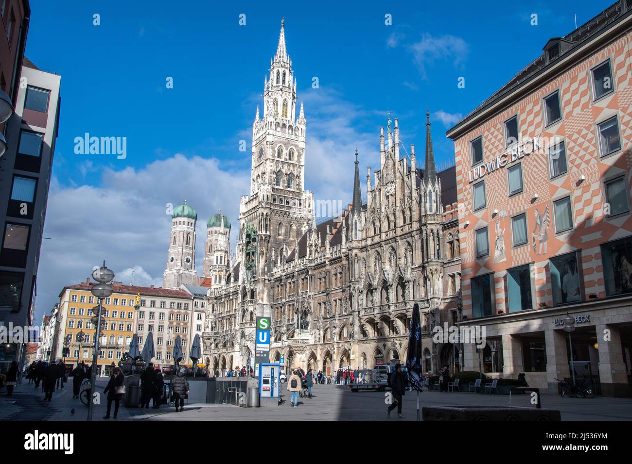 Plaza marienplatz hi-res stock photography and images - Alamy