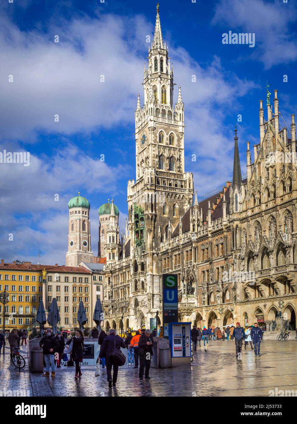 Plaza marienplatz hi-res stock photography and images - Alamy