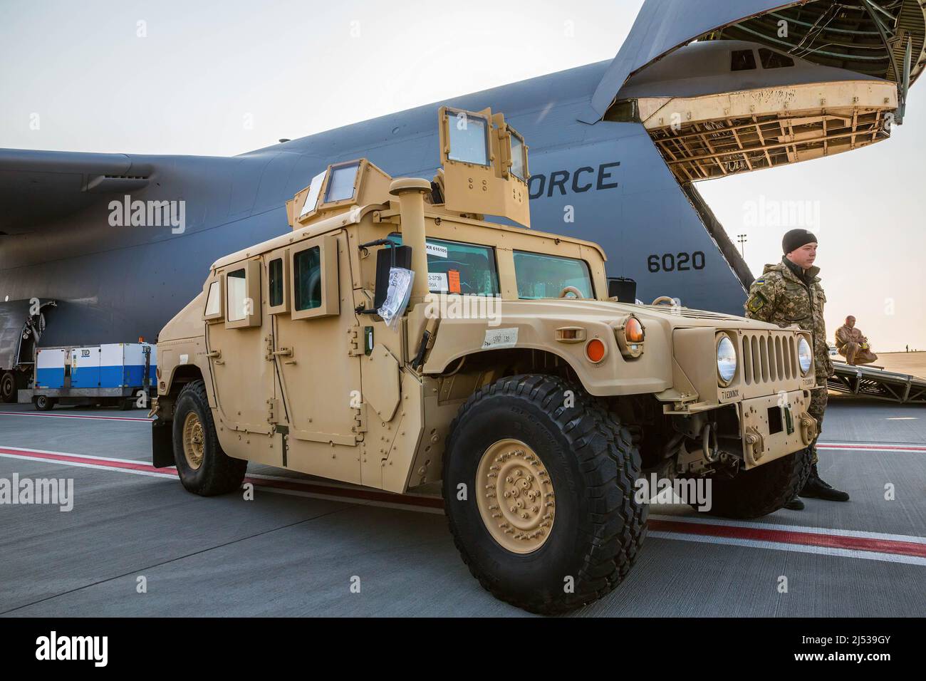 American humvee hi-res stock photography and images - Alamy