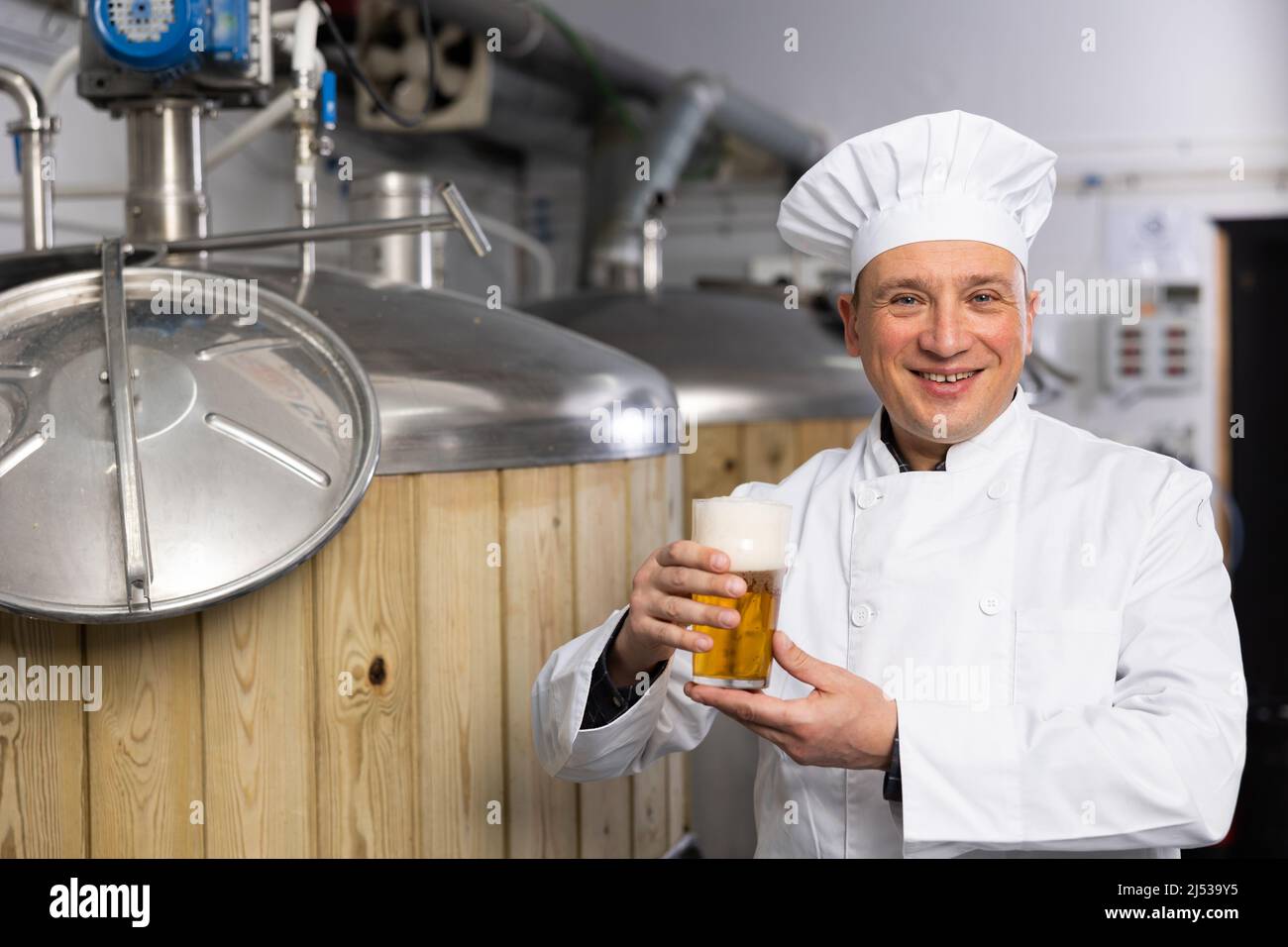 Brewmaster german hi-res stock photography and images - Alamy