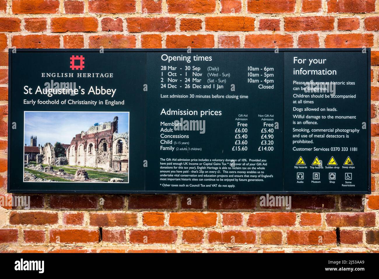 English heritage information board hi-res stock photography and images ...