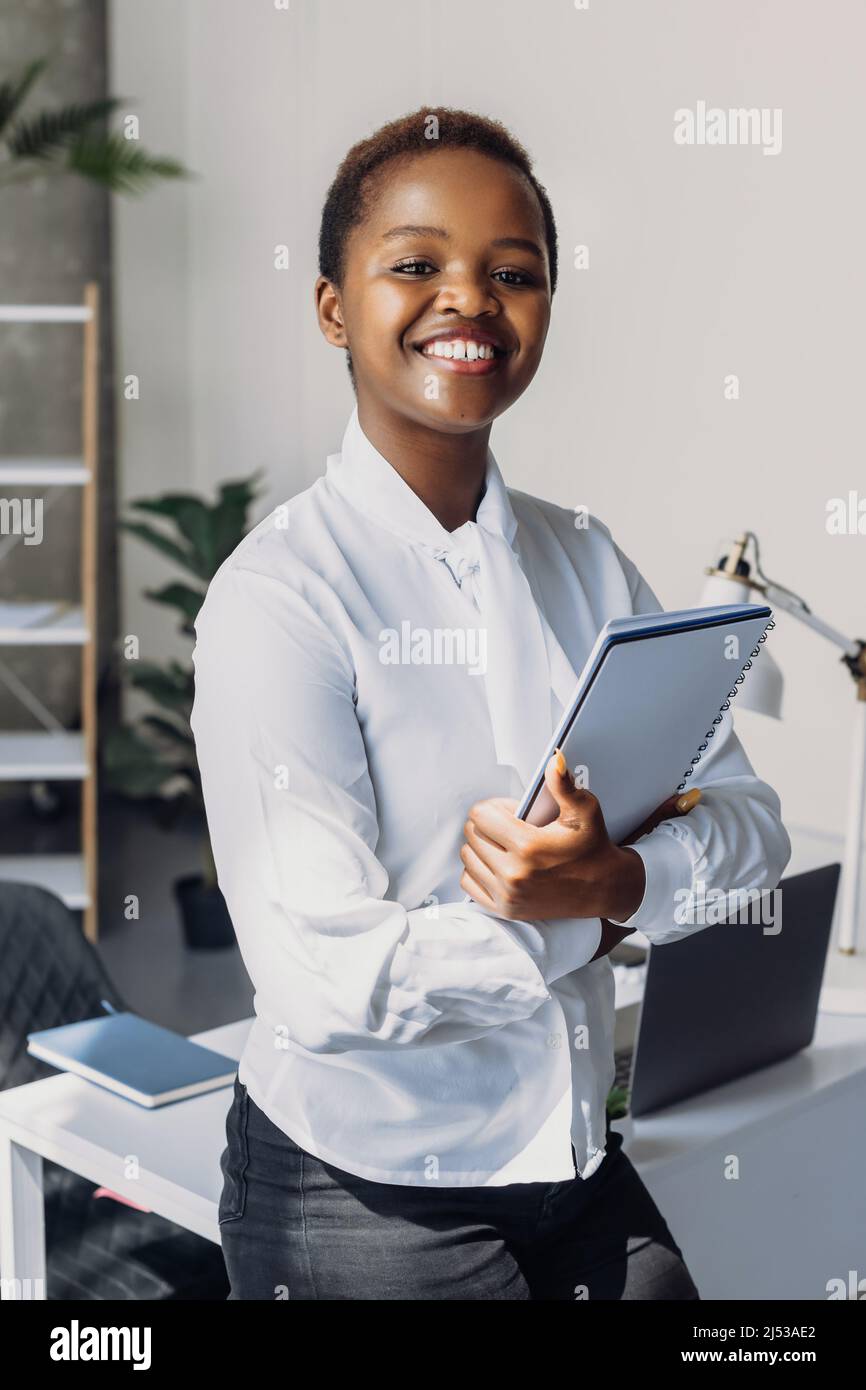 Business woman holding documents hi-res stock photography and images ... Business woman holding documents hi-res stock photography and images ...