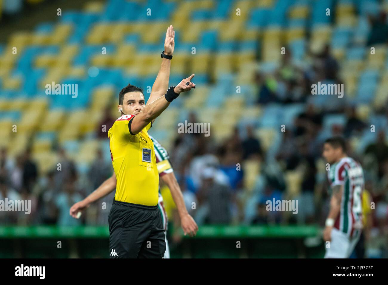 Rio De Janeiro, Brazil. 19th Apr, 2022. Referee Rodolpho Toski Marques ...