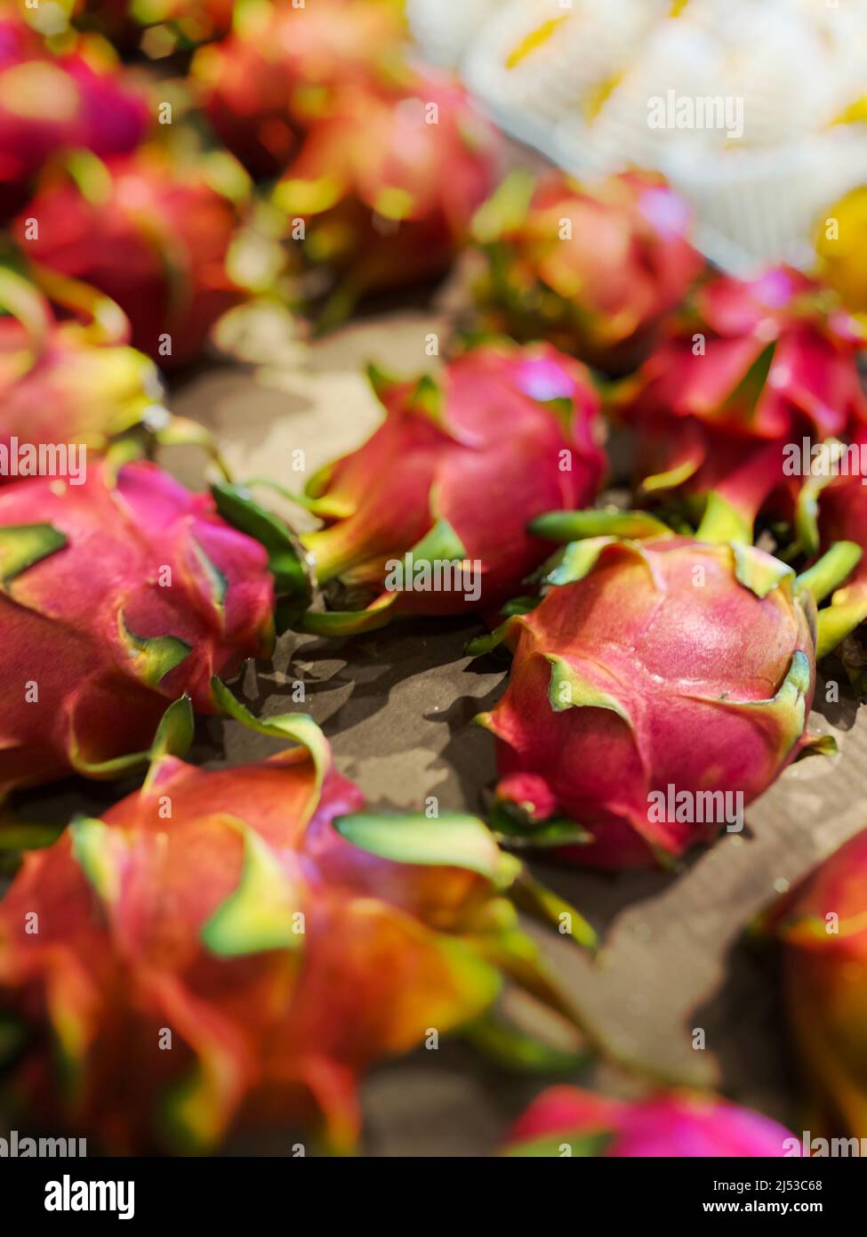 Dragonfruit at the grocery store Stock Photo - Alamy