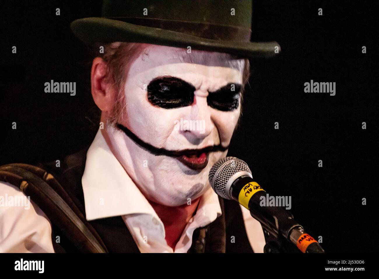 London, England, UK. 19th Apr, 2022. Martyn Jaques performs in London's ...