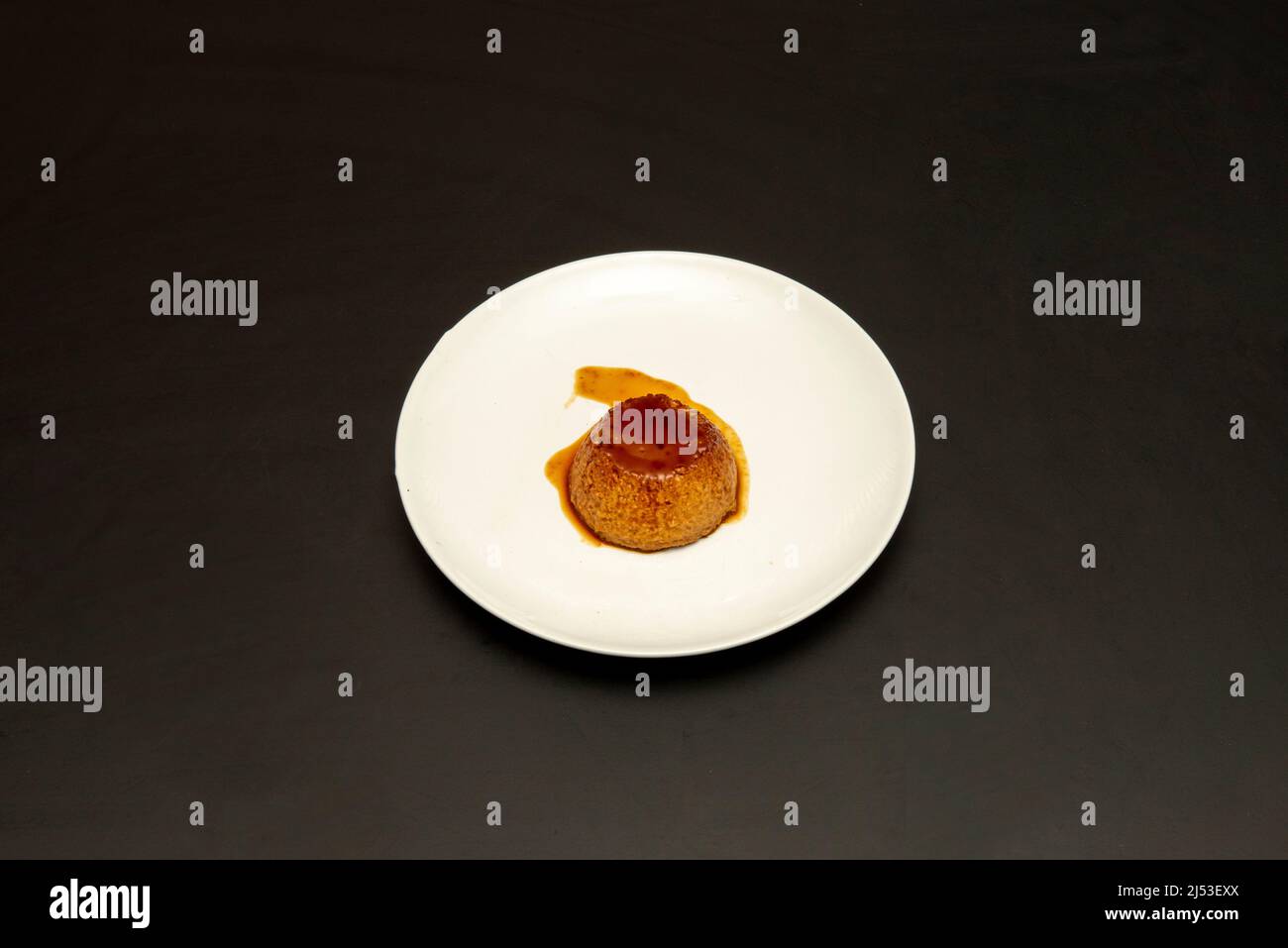 Closeup slice vanilla cake dulce hi-res stock photography and images ...