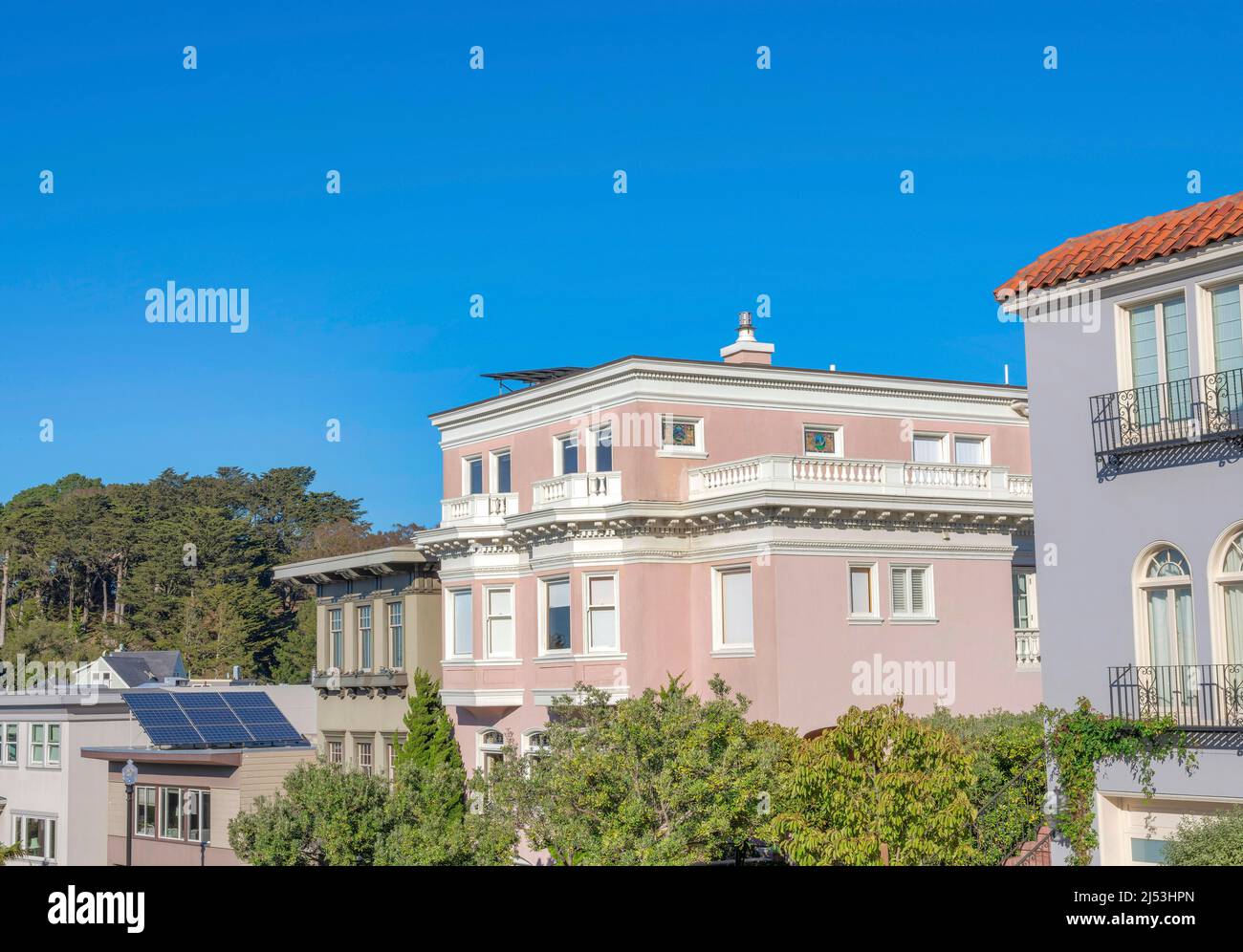 Residences in San Francisco, California with huge house buildings with ...