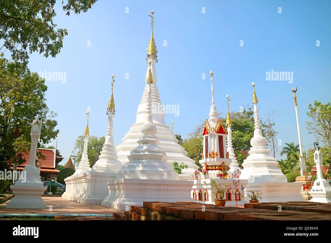 Group of Amazing Mon Style Pagoda or Phra Mu Tao in Wat Chomphuwek ...