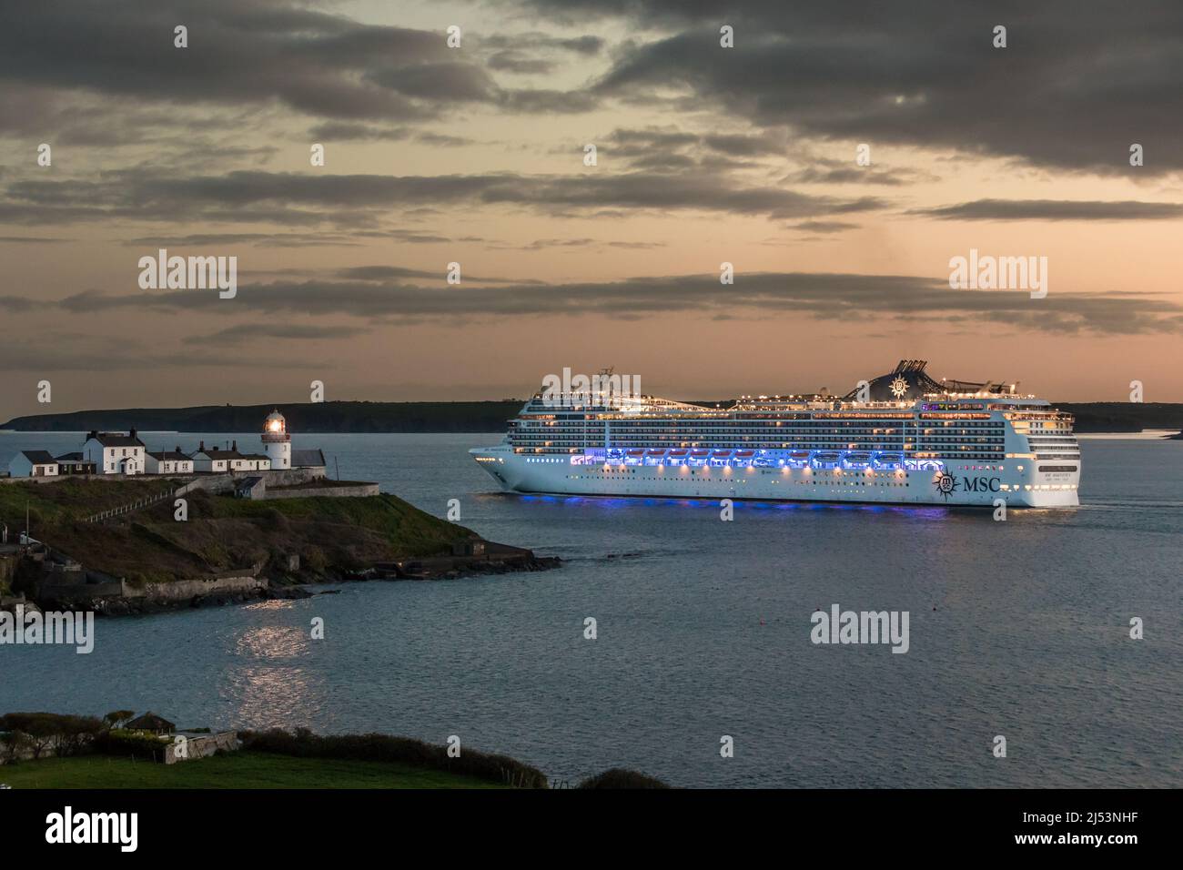 Cruise liners and cobh hi-res stock photography and images - Alamy