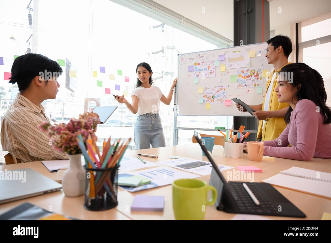 Asian business people meeting workshop in the office, Brainstorming ...