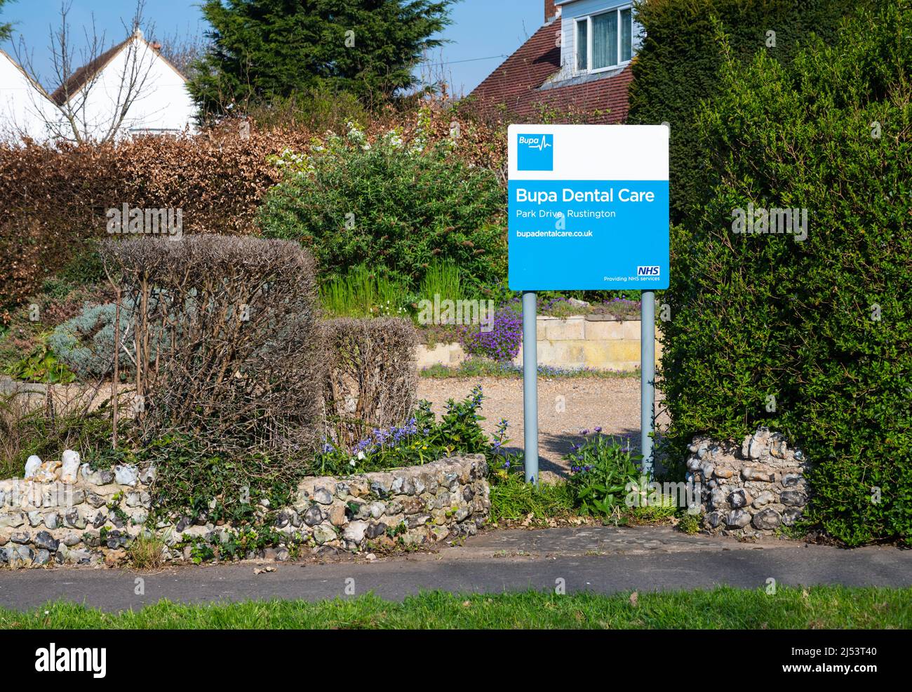 Bupa dentist hi-res stock photography and images - Alamy